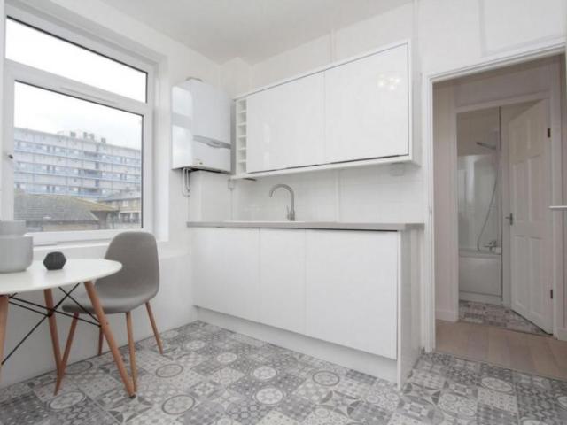 Shared Living/roommate 3 Bedroom For Rent London London 1214 ELS90559577