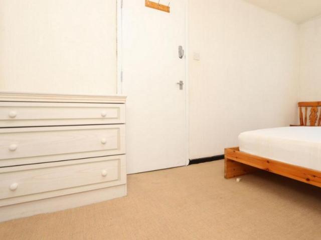 Shared Living/roommate 3 Bedroom For Rent London London 1214 ELS90559854