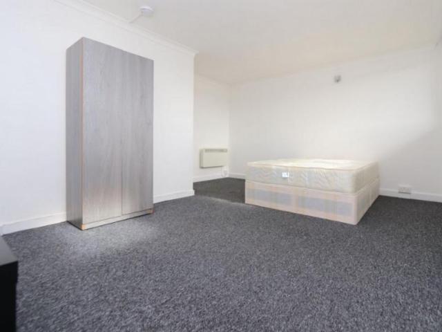 Shared Living/roommate 3 Bedroom For Rent London London 1235 ELS90559842