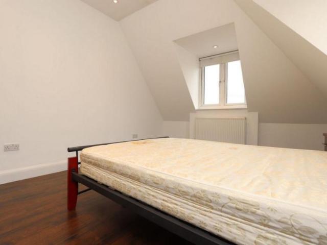 Shared Living/roommate 3 Bedroom For Rent London London 1235 ELS90560329