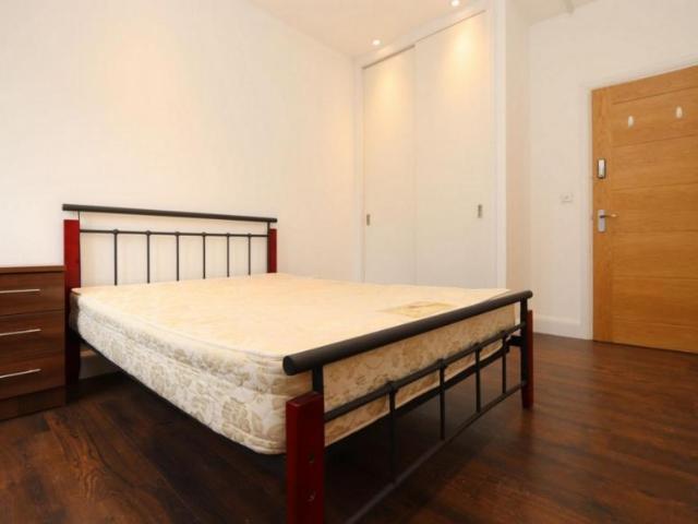 Shared Living/roommate 3 Bedroom For Rent London London 1344 ELS90560342