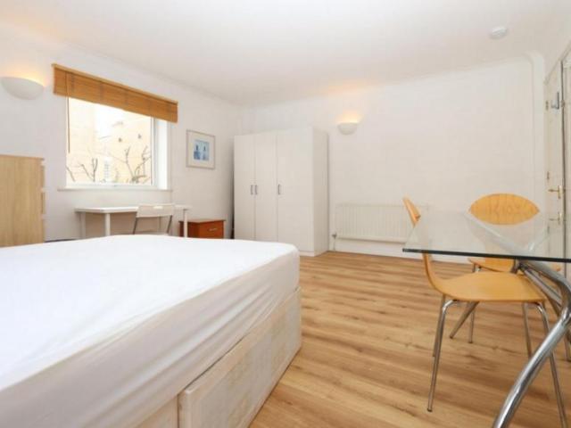 Shared Living/roommate 3 Bedroom For Rent London London 1344 ELS90560345