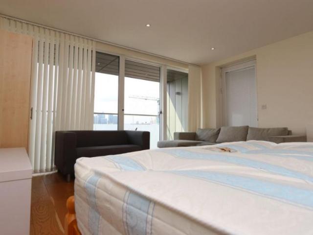 Shared Living/roommate 3 Bedroom For Rent London London 1344 ES90560011