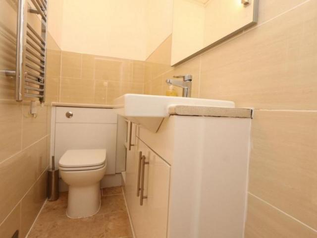 Shared Living/roommate 3 Bedroom For Rent London London 1365 ES90560004