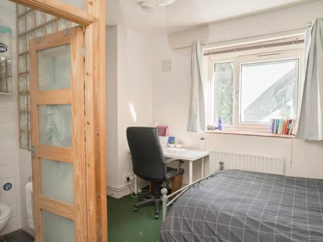 Shared Living/roommate 3 Bedroom For Rent London London 1370 ES101852759