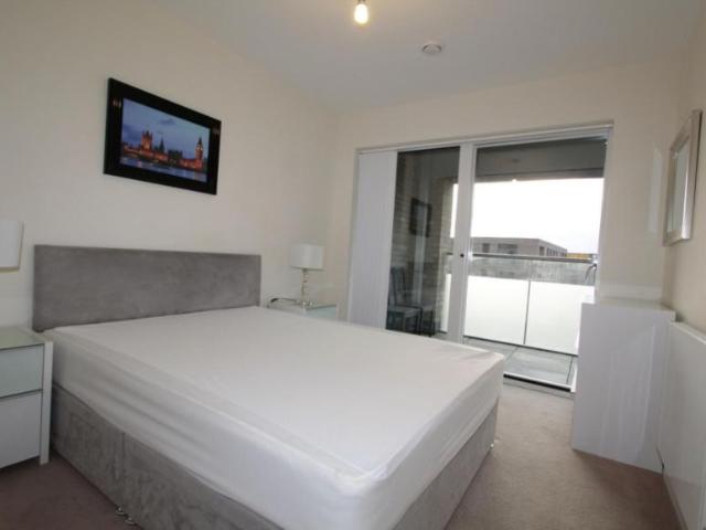 Shared Living/roommate 3 Bedroom For Rent London London 1387 ELS90559950