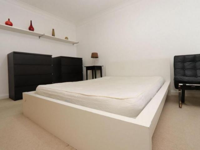 Shared Living/roommate 3 Bedroom For Rent London London 1387 ELS90559919
