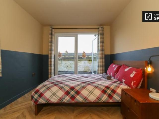 Shared Living/roommate 3 Bedroom For Rent London London 1385 ES101812123