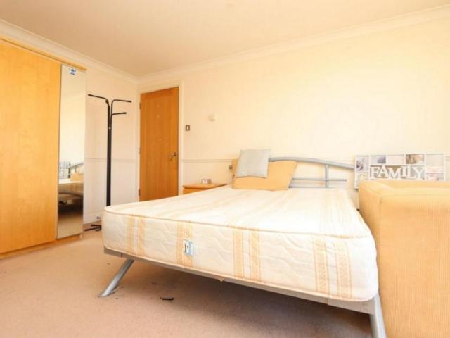 Shared Living/roommate 3 Bedroom For Rent London London 1300 ELS90560190