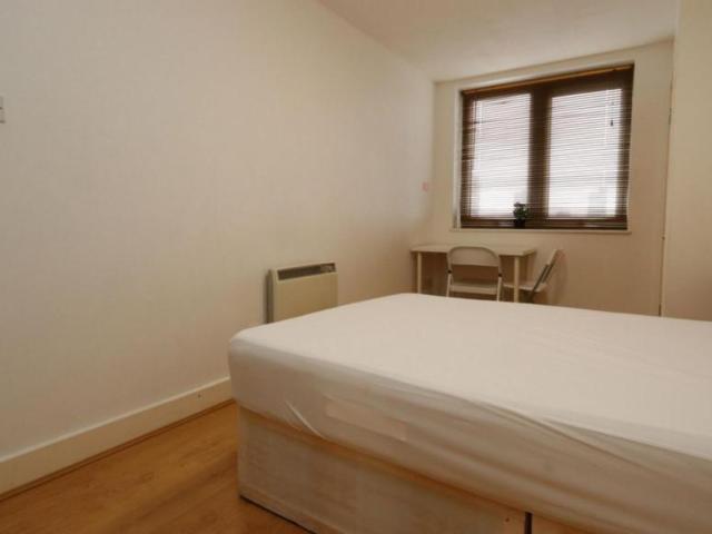 Shared Living/roommate 3 Bedroom For Rent London London 1322 ELS90559781