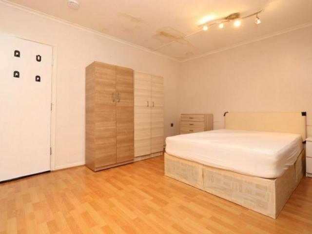 Shared Living/roommate 3 Bedroom For Rent London London 1452 ELS90559513