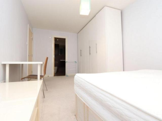 Shared Living/roommate 3 Bedroom For Rent London London 1452 ELS90560219