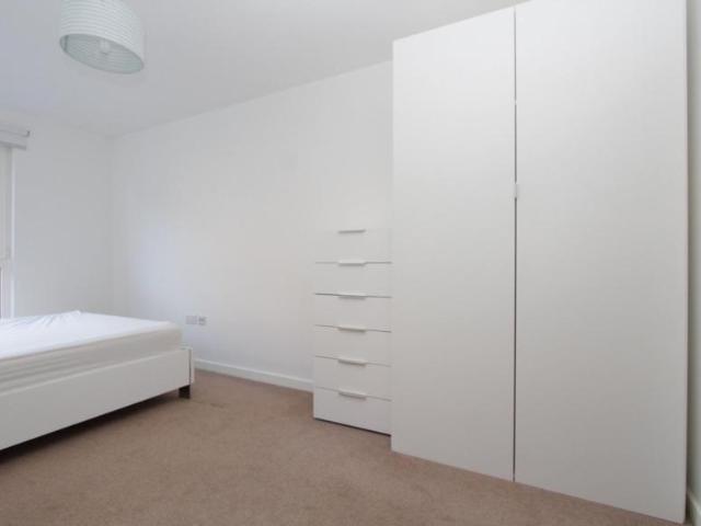 Shared Living/roommate 3 Bedroom For Rent London London 1452 ELS90560335