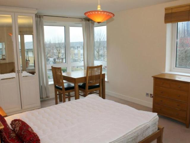 Shared Living/roommate 3 Bedroom For Rent London London 1474 ELS90560321