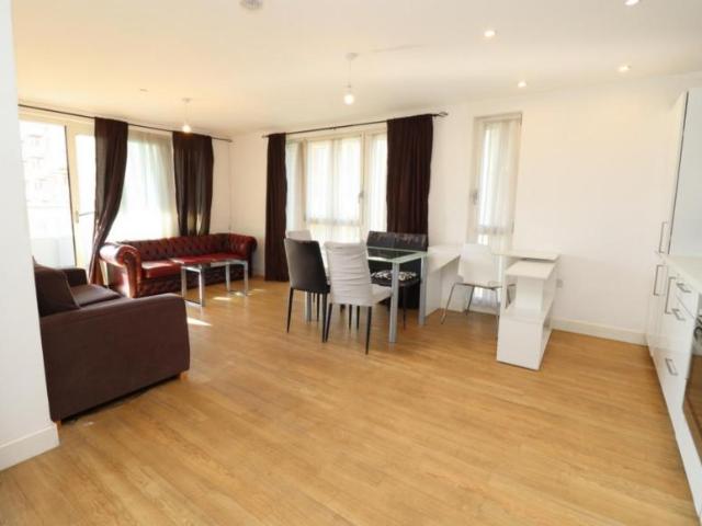 Shared Living/roommate 3 Bedroom For Rent London London 1474 ES90561442