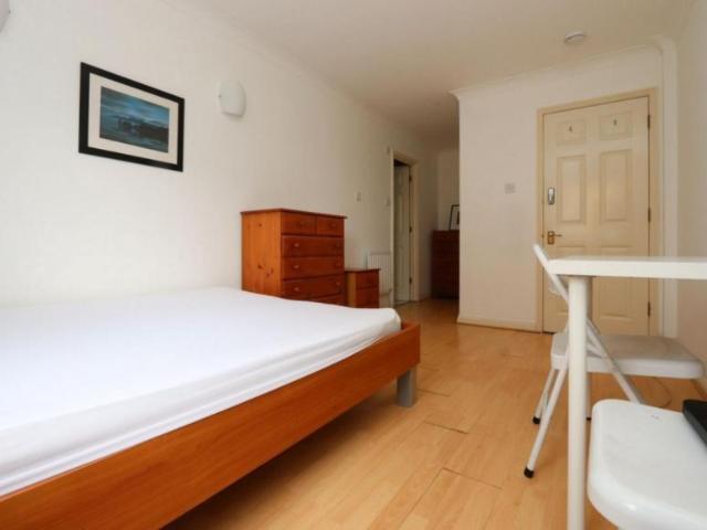 Shared Living/roommate 3 Bedroom For Rent London London 1409 ELS90560341