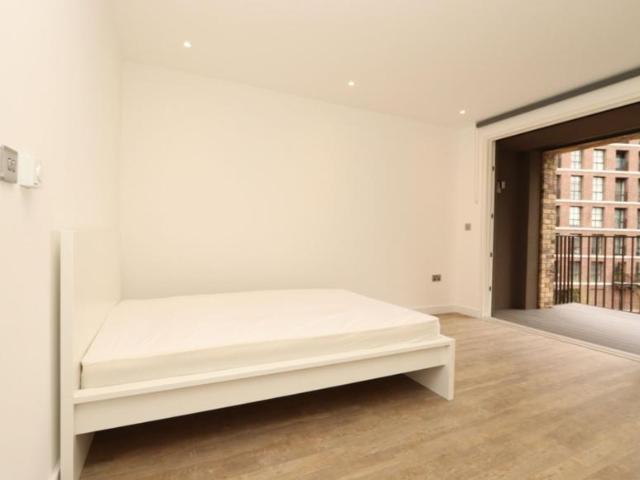 Shared Living/roommate 3 Bedroom For Rent London London 1539 ES90560021