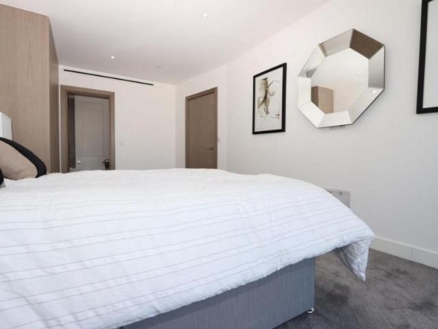 Shared Living/roommate 3 Bedroom For Rent London London 1690 ELS90560330