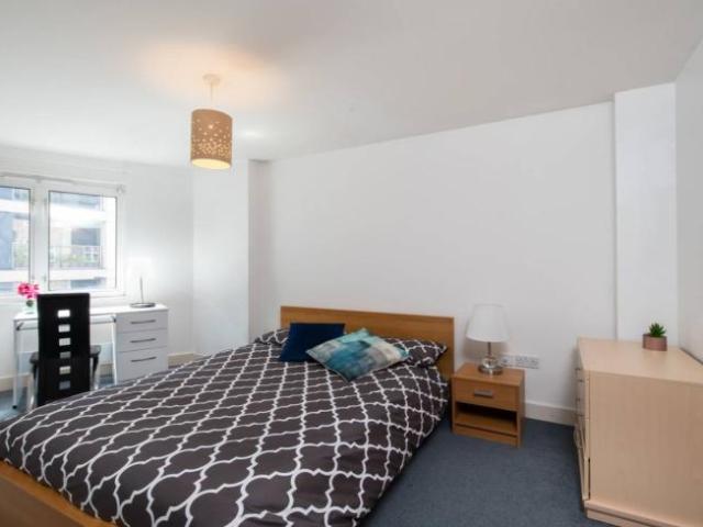 Shared Living/roommate 3 Bedroom For Rent London London 1610 ES101843524