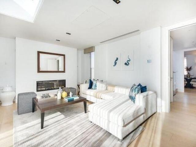 Shared Living/roommate 3 Bedroom For Rent London London 17333 ES100541106