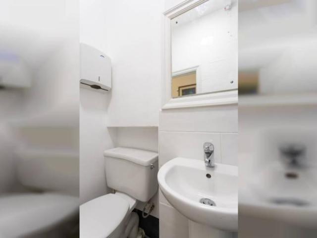 Shared Living/roommate 3 Bedroom For Rent London London 1850 ELS101694768