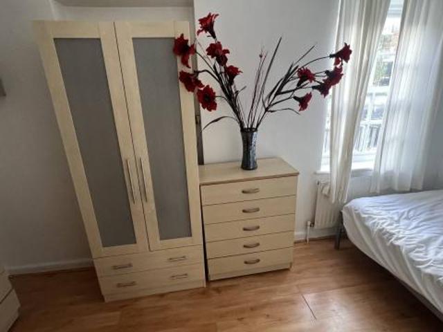 Shared Living/roommate 3 Bedroom For Rent London London 1800 ELS74296937