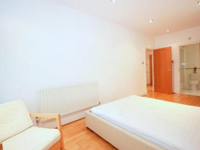 Shared Living/roommate 3 Bedroom For Rent London London 2021 ELS90563339