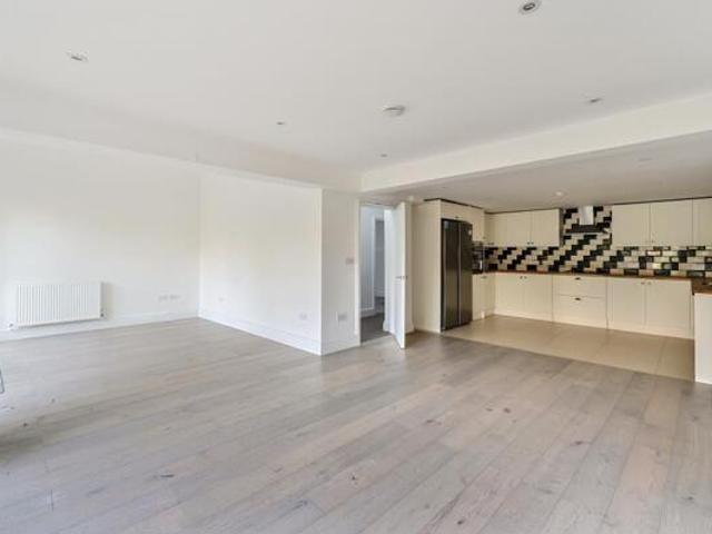 Shared Living/roommate 3 Bedroom For Rent London London 3150 ES101866391
