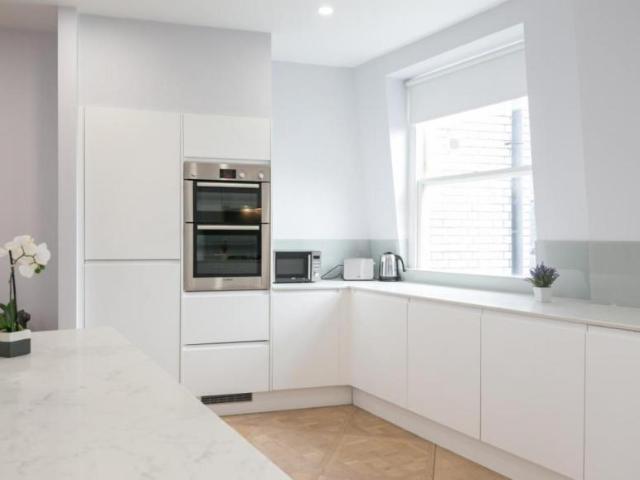 Shared Living/roommate 3 Bedroom For Rent London London 6710 ELS90561361
