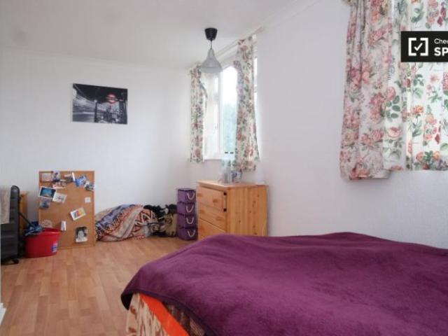 Shared Living/roommate 3 Bedroom For Rent London London 693 ELS101812574
