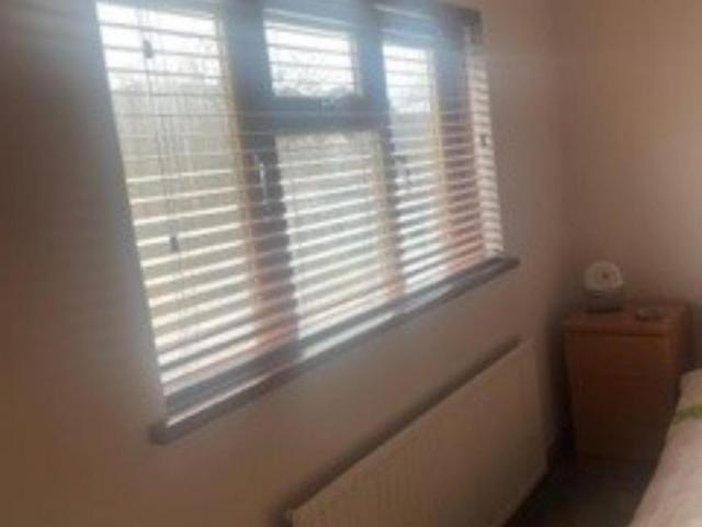 Shared Living/roommate 3 Bedroom For Rent London London 800 ELS90561803