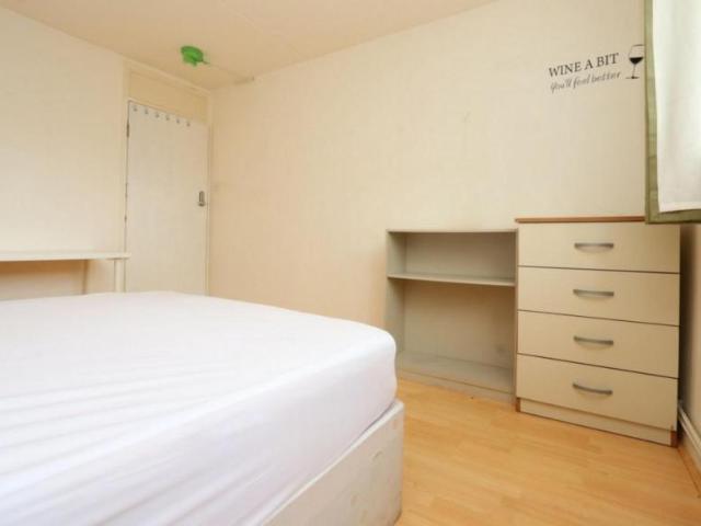 Shared Living/roommate 3 Bedroom For Rent London London 802 ES90559593