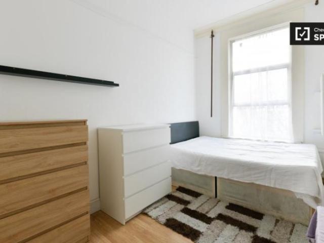 Shared Living/roommate 3 Bedroom For Rent London London 840 ELS101821567