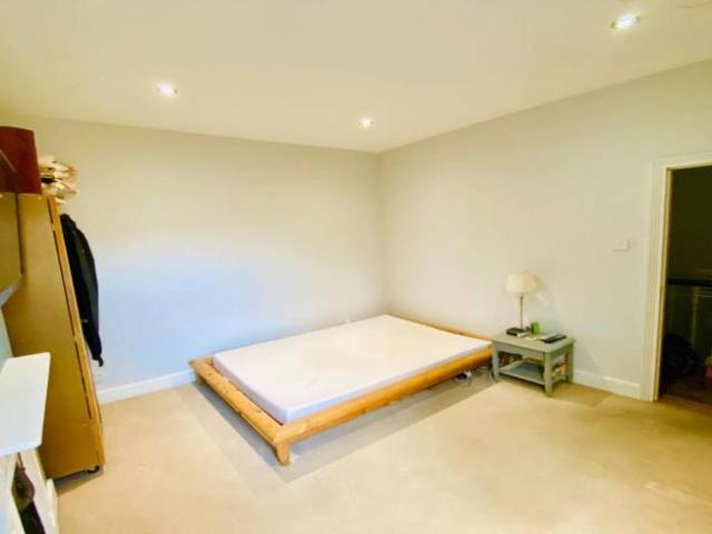 Shared Living/roommate 3 Bedroom For Rent London London 850 ELS101850892