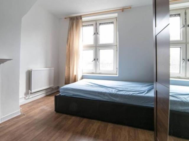 Shared Living/roommate 3 Bedroom For Rent London London 970 ELS102797035