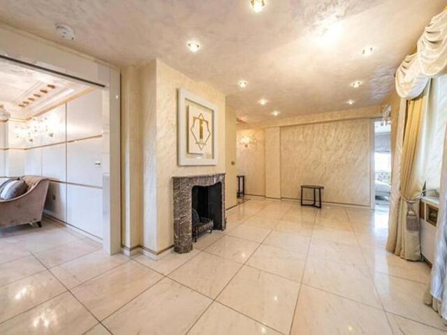 Shared Living/roommate 3 Bedroom For Rent Londres London 9100 ES101484675