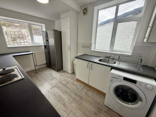 Shared Living/roommate 3 Bedroom For Rent St. Helens Merseyside 825 ES101868366
