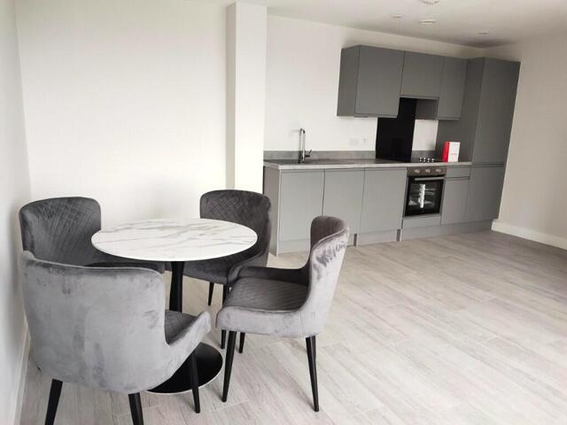 Shared Living/roommate 3 Bedroom For Sale Manchester Salford 245000 ES100316949