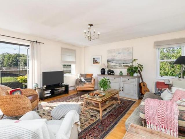 Shared Living/roommate 3 Bedroom For Sale Arundel West Sussex 480000 ES98864718
