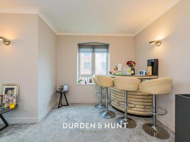 Shared Living/roommate 3 Bedroom For Sale Buckhurst Hill Essex 475000 ES101199780