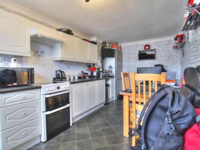Shared Living/roommate 3 Bedroom For Sale Basildon Essex 225000 ES101892261