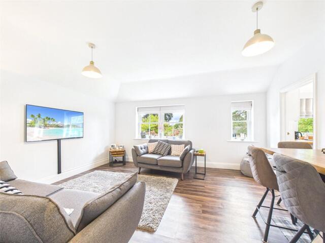 Shared Living/roommate 3 Bedroom For Sale Bournemouth Dorset 350000 ES99437063