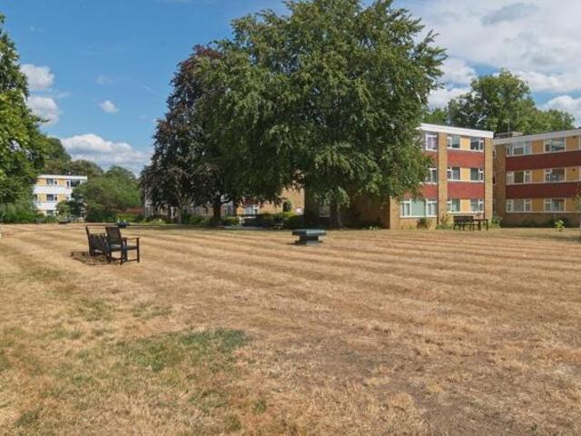 Shared Living/roommate 3 Bedroom For Sale Epsom Surrey 550000 ES100953730