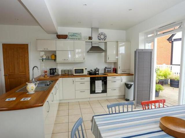 Shared Living/roommate 3 Bedroom For Sale Felixstowe Suffolk 425000 ES98969099