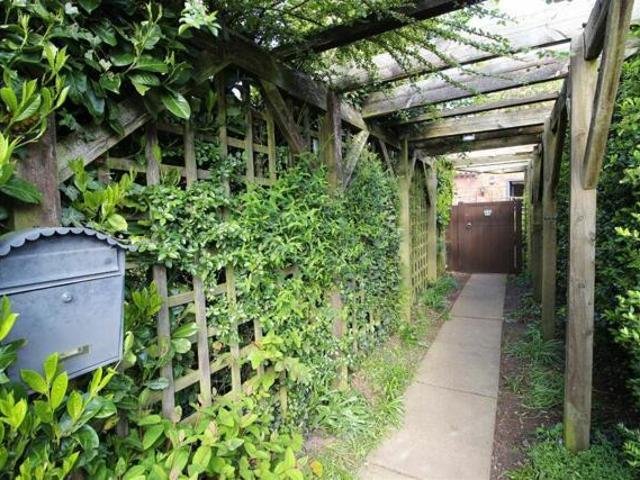 Shared Living/roommate 3 Bedroom For Sale Gainsborough Lincolnshire 289950 ELS100953574