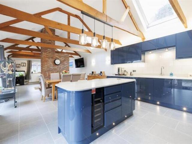 Shared Living/roommate 3 Bedroom For Sale Gillingham Dorset 695000 ES100426170