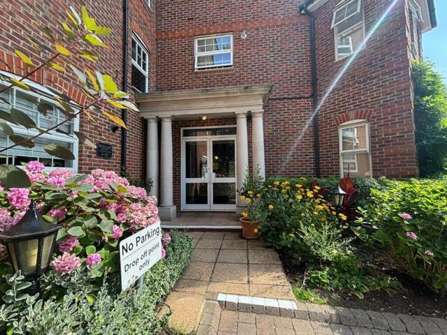 Shared Living/roommate 3 Bedroom For Sale Hendon Greater London 785000 ES101316142