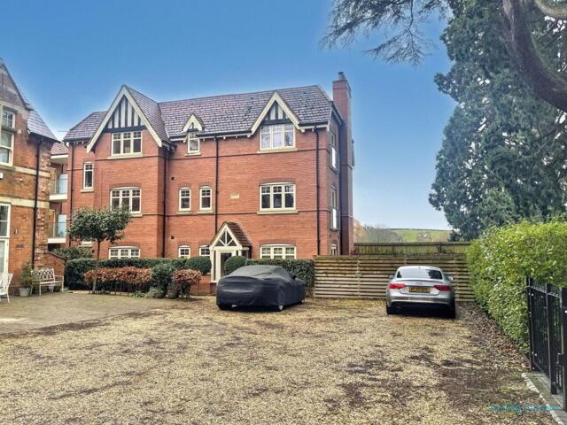 Shared Living/roommate 3 Bedroom For Sale Henley In Arden Warwickshire 399500 ES98903793