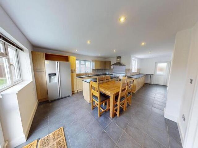 Shared Living/roommate 3 Bedroom For Sale Stanford Thurrock 399995 ELS99345126