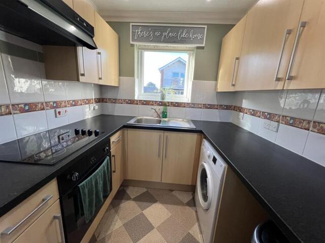 Shared Living/roommate 3 Bedroom For Sale Suffolk Suffolk 71000 ES100541166